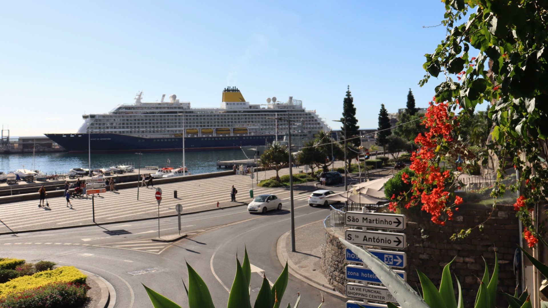 Porto do Funchal recebe o Spirit of Adventure que traz 1 447 pessoas, a ...