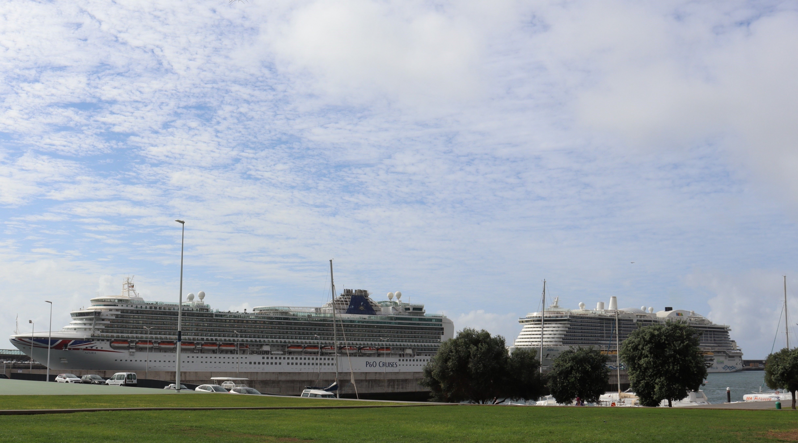 Porto com dois navios que trazem mais de 12 mil pessoas | RTP Madeira