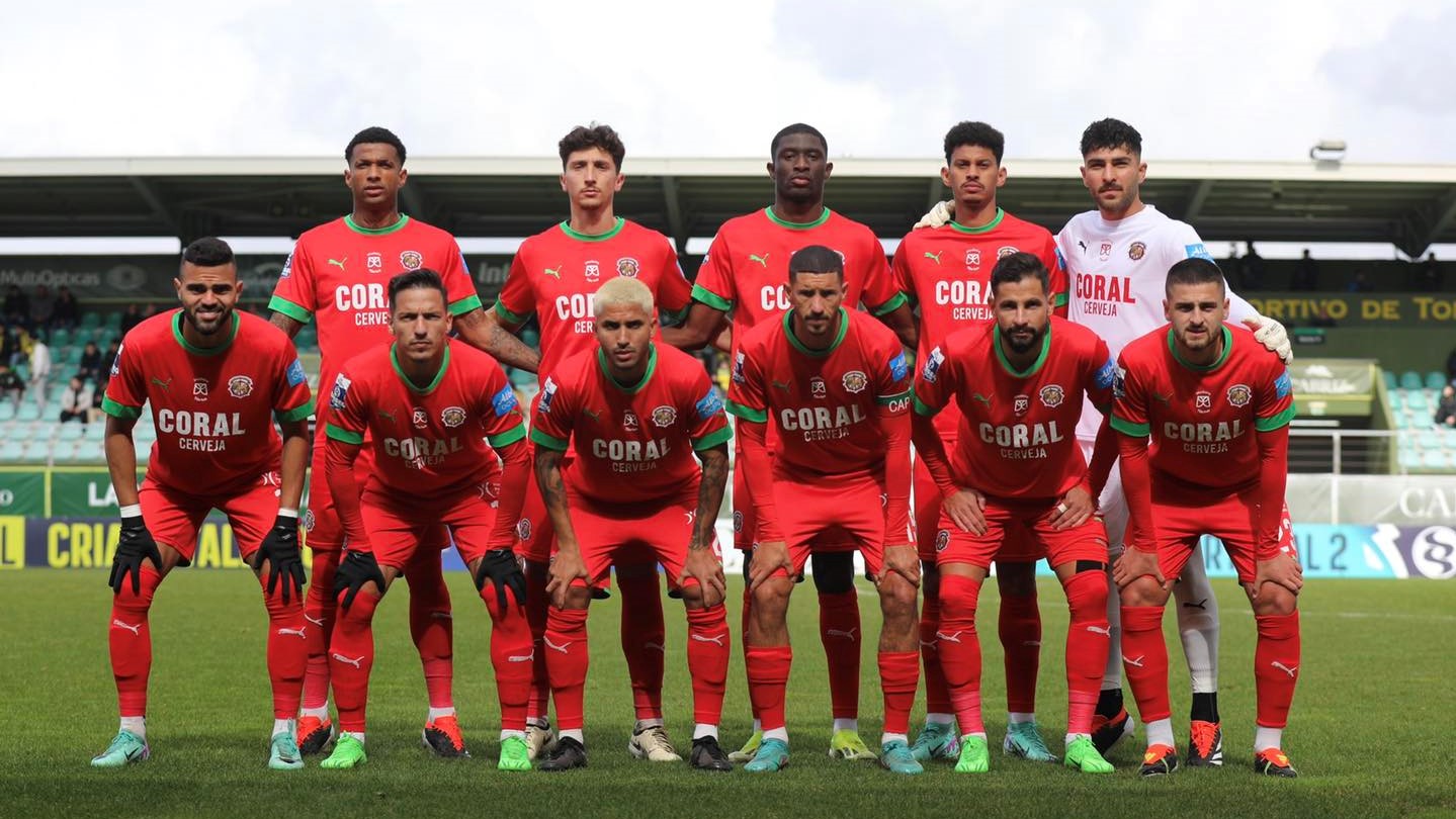 Marítimo vence 3-0 num jogo em que acabou a jogar contra 9 | RTP Madeira