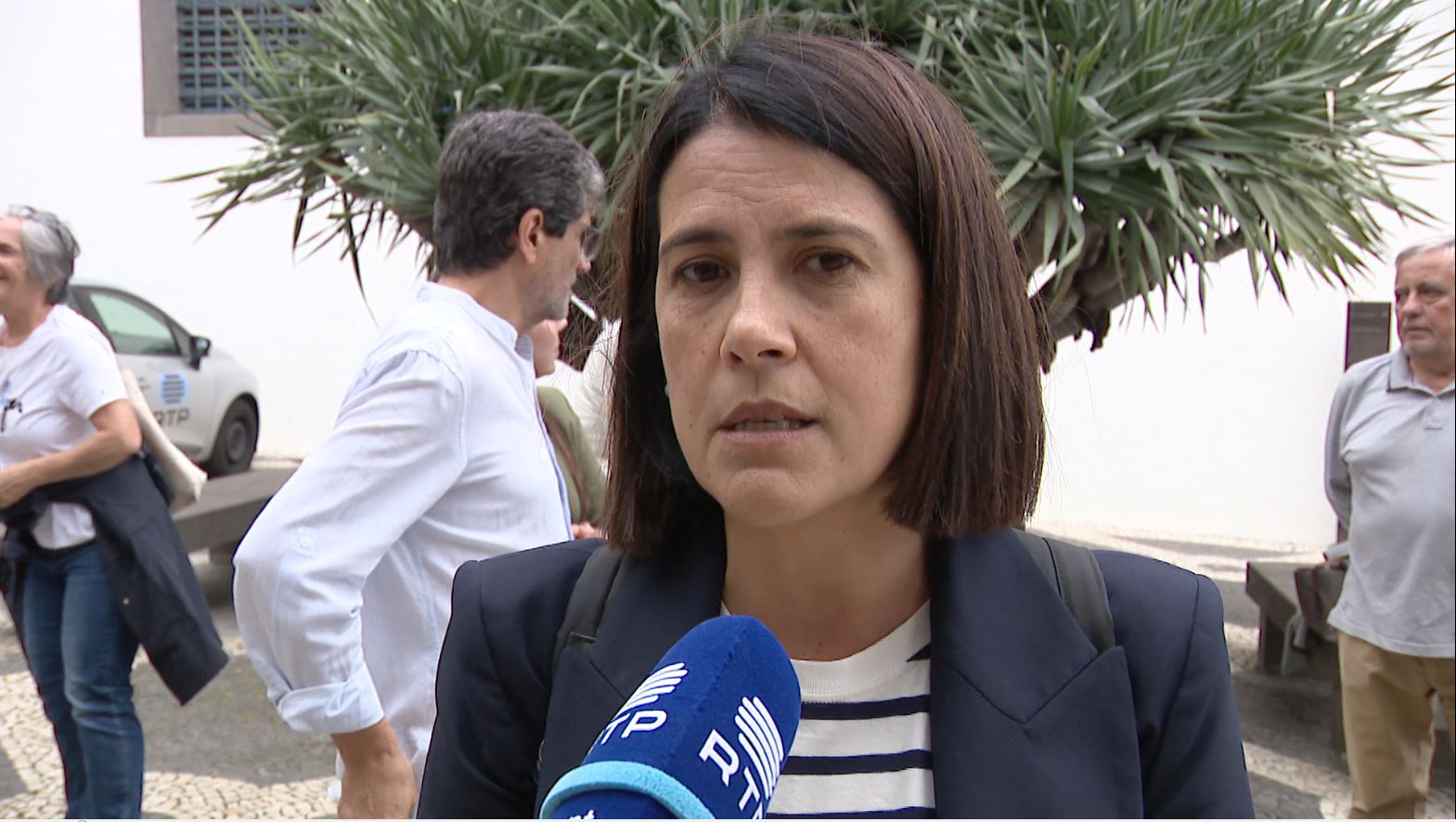 Jornalistas madeirenses manifestam-se na rua (vídeo) | RTP Madeira