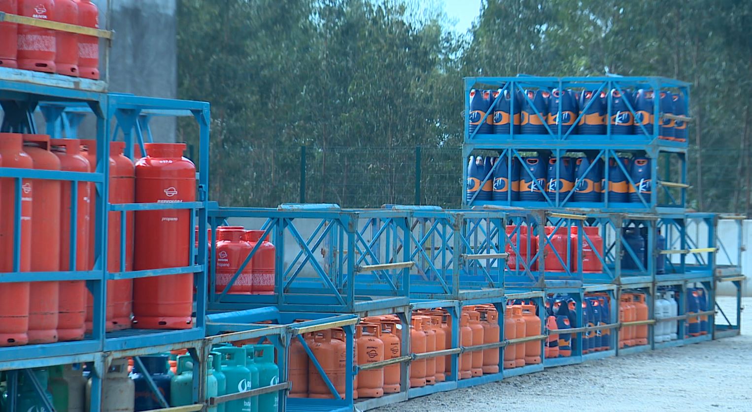 Três mil famílias madeirenses ajudadas no pagamento do gás | RTP Madeira