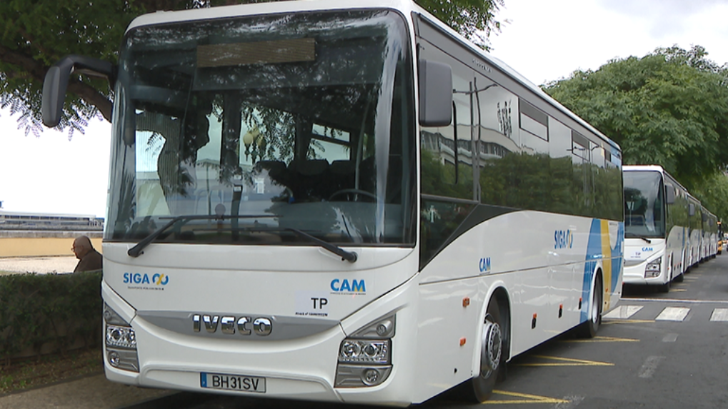 Autocarros mais modernos, ecológicos e com internet (vídeo) | RTP Madeira