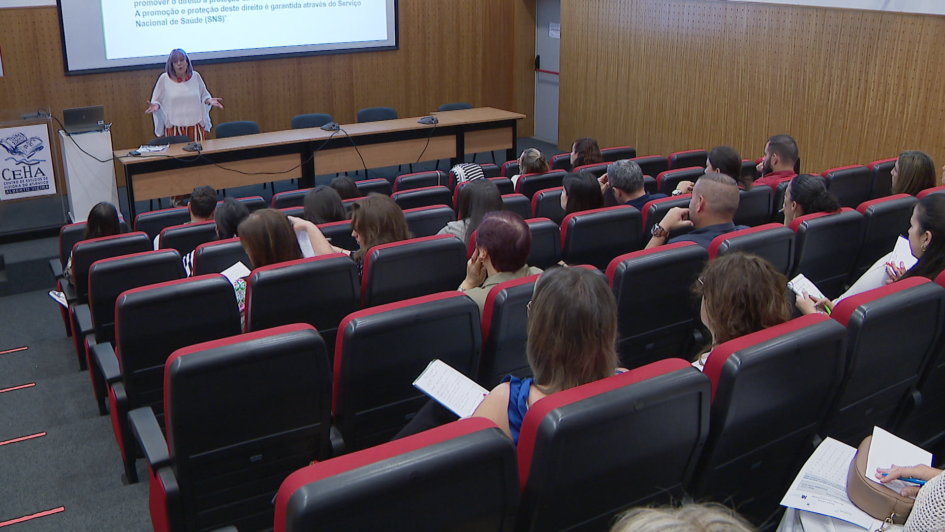 Formação para técnicos do SESARAM (vídeo) | RTP Madeira