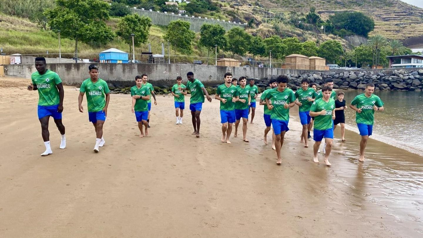 AD Machico prepara temporada na praia | RTP Madeira