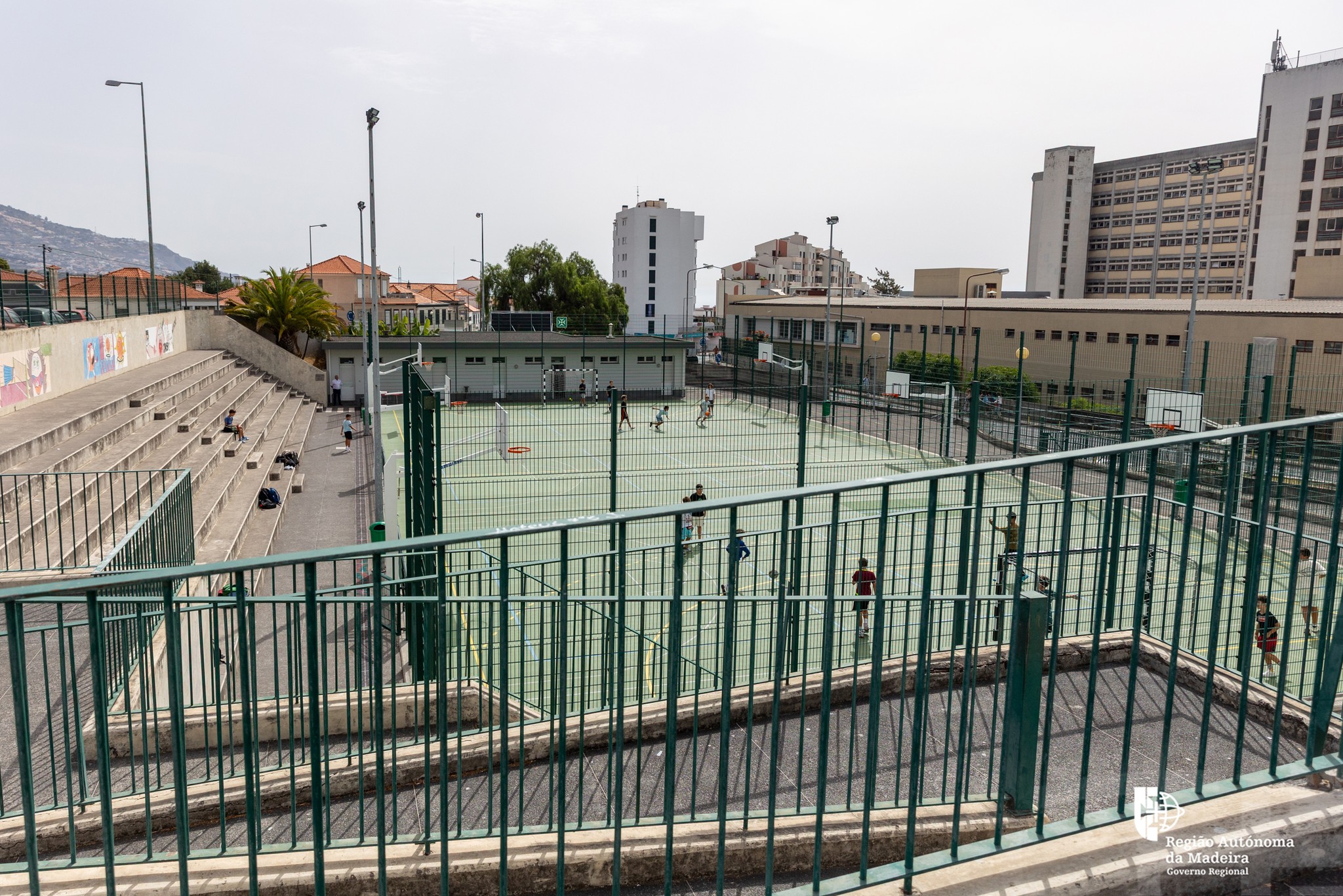 Elsa quer reunir com os diretores das escolas (vídeo) | RTP Madeira