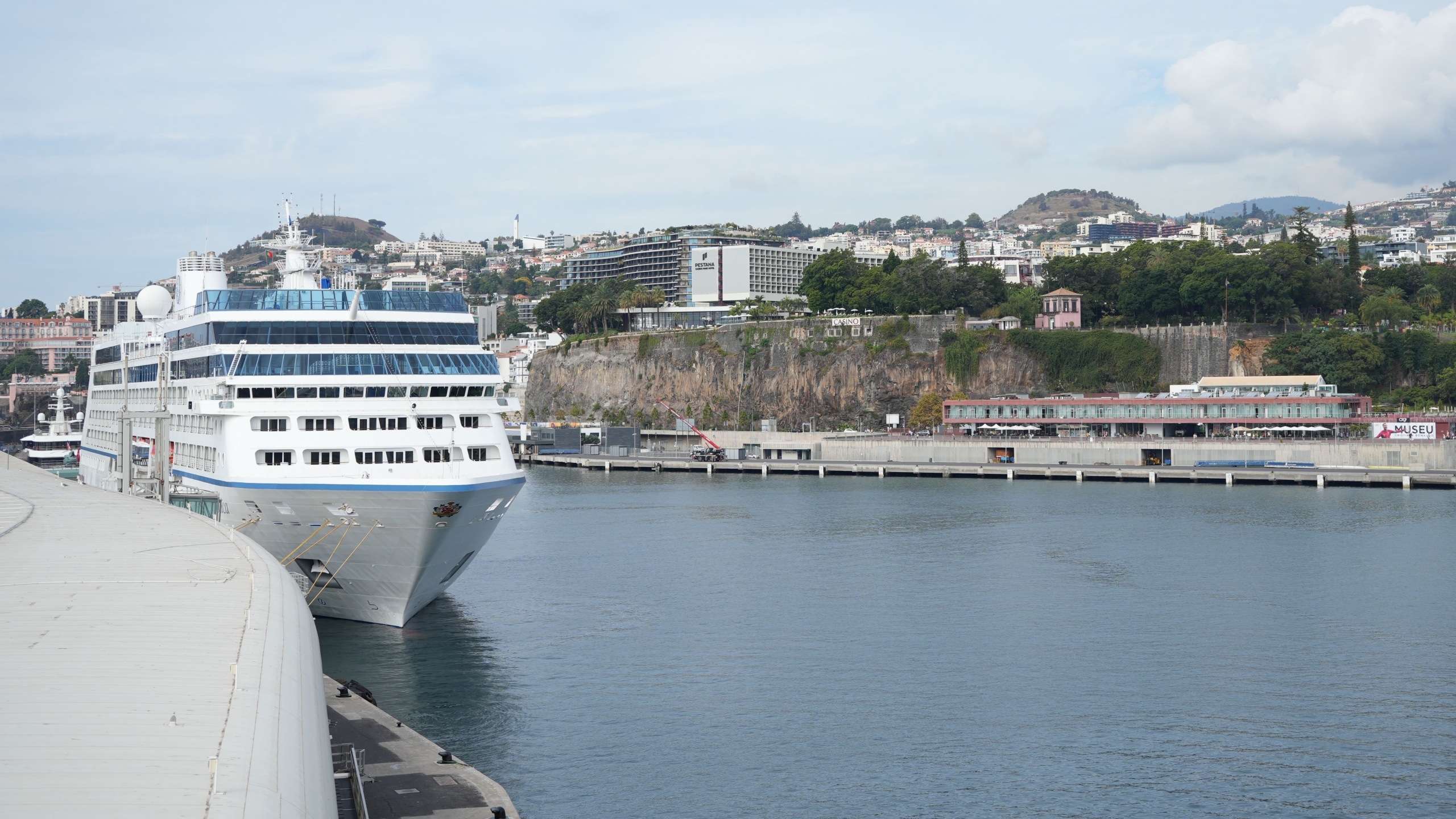 Nautica traz mil passageiros para passar o dia no Funchal | RTP Madeira