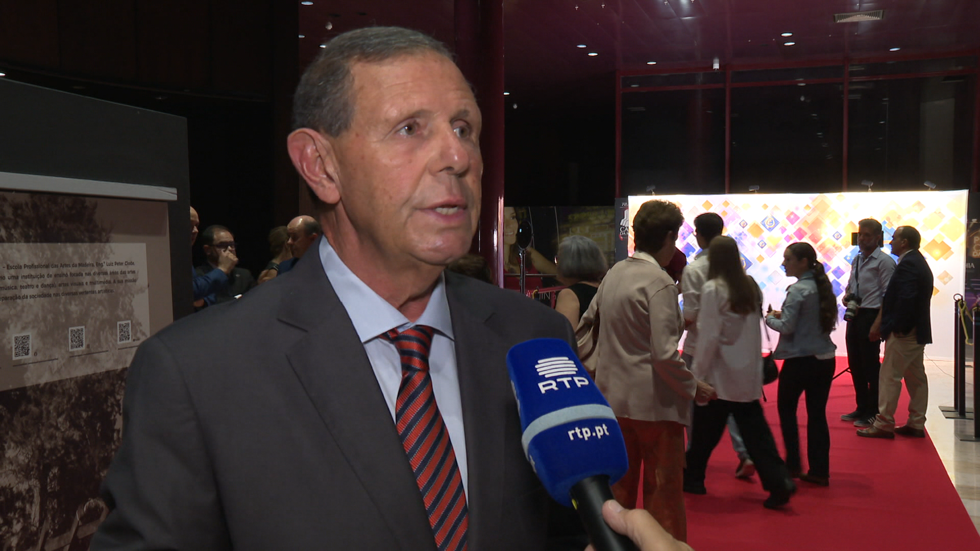 Prémio Carreira foi atribuído a Carlos Gonçalves (vídeo) | RTP Madeira