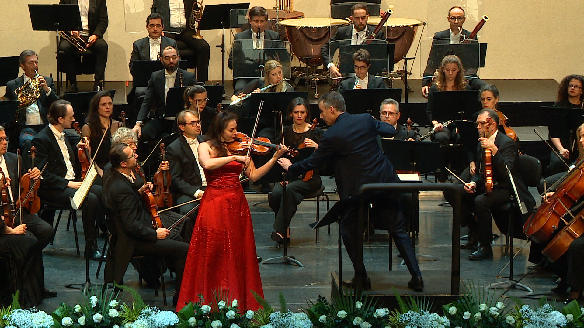 Orquestra Clássica da Madeira celebra 62 anos com casa cheia (vídeo ...