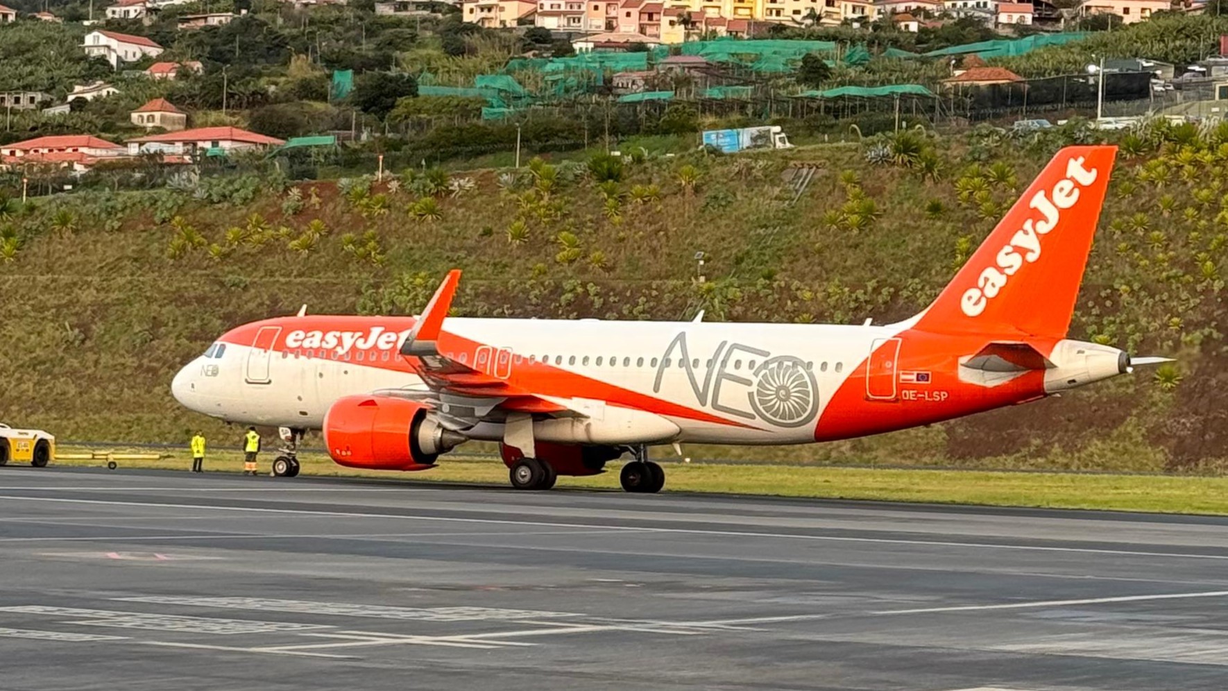 Validação automática de dados entre a Easyjet e a plataforma digital ...