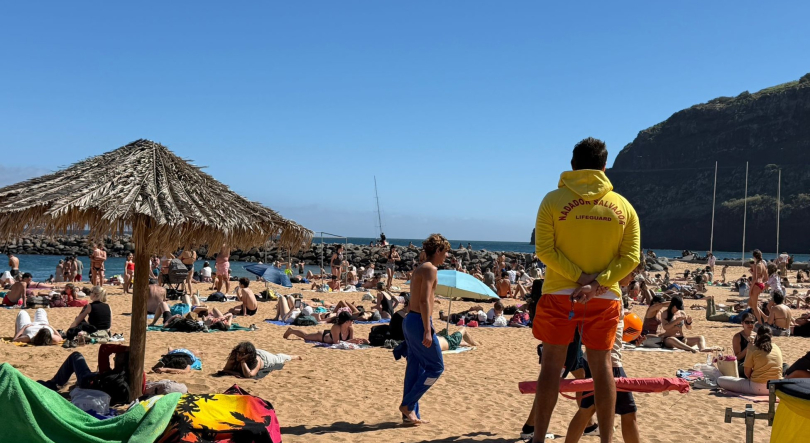 SANAS conta com 42 nadadores-salvadores para esta época balnear – RTP ...