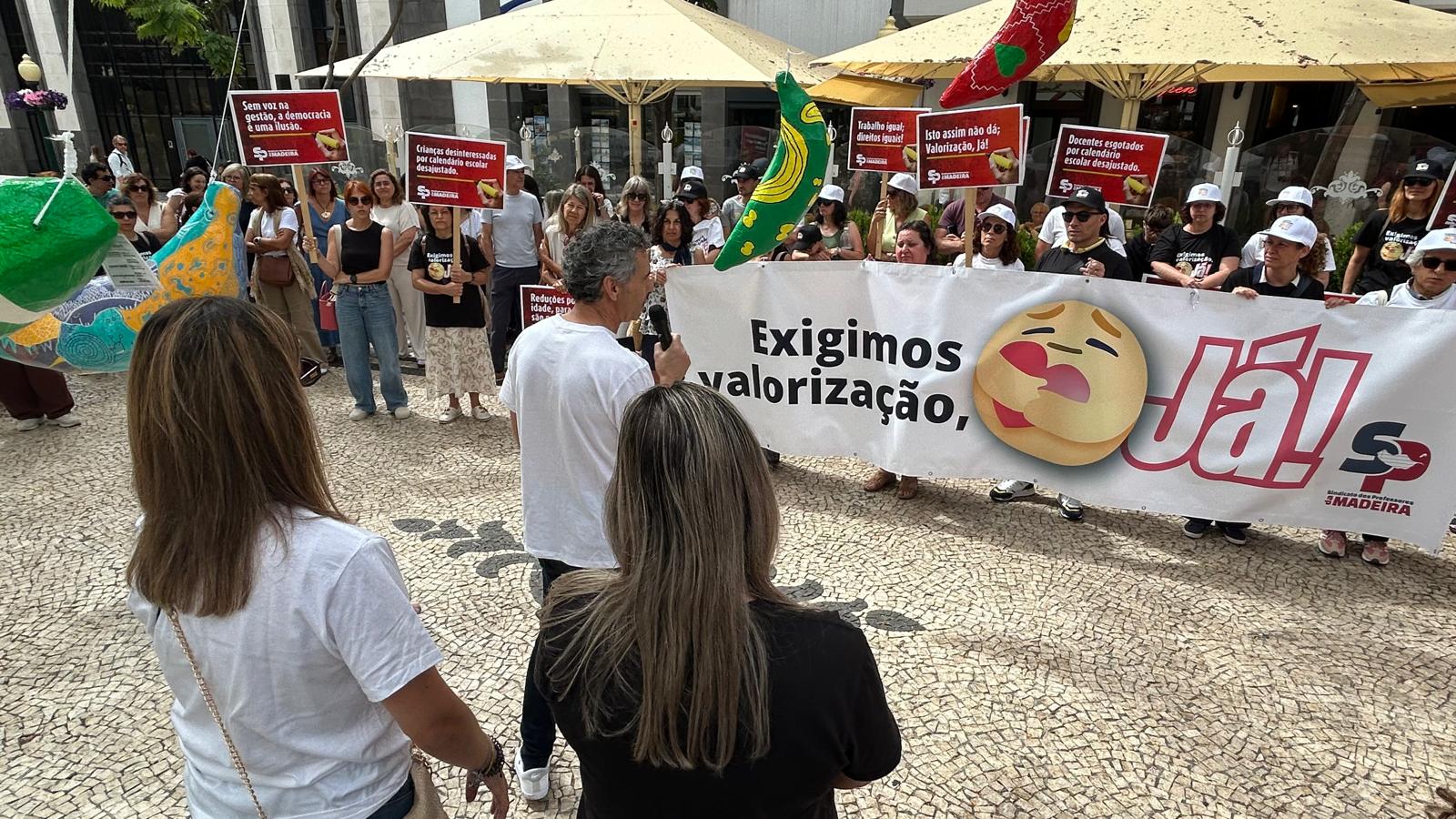 Sindicato diz que taxa de adesão à greve rondou os 60% (vídeo) – RTP ...
